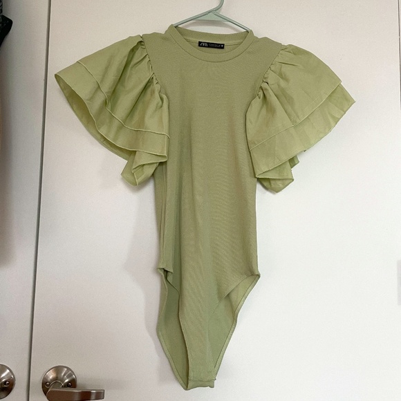 Zara | Tops | Nwot Zara Ruffle Puff Sleeve Bodysuit | Poshmark